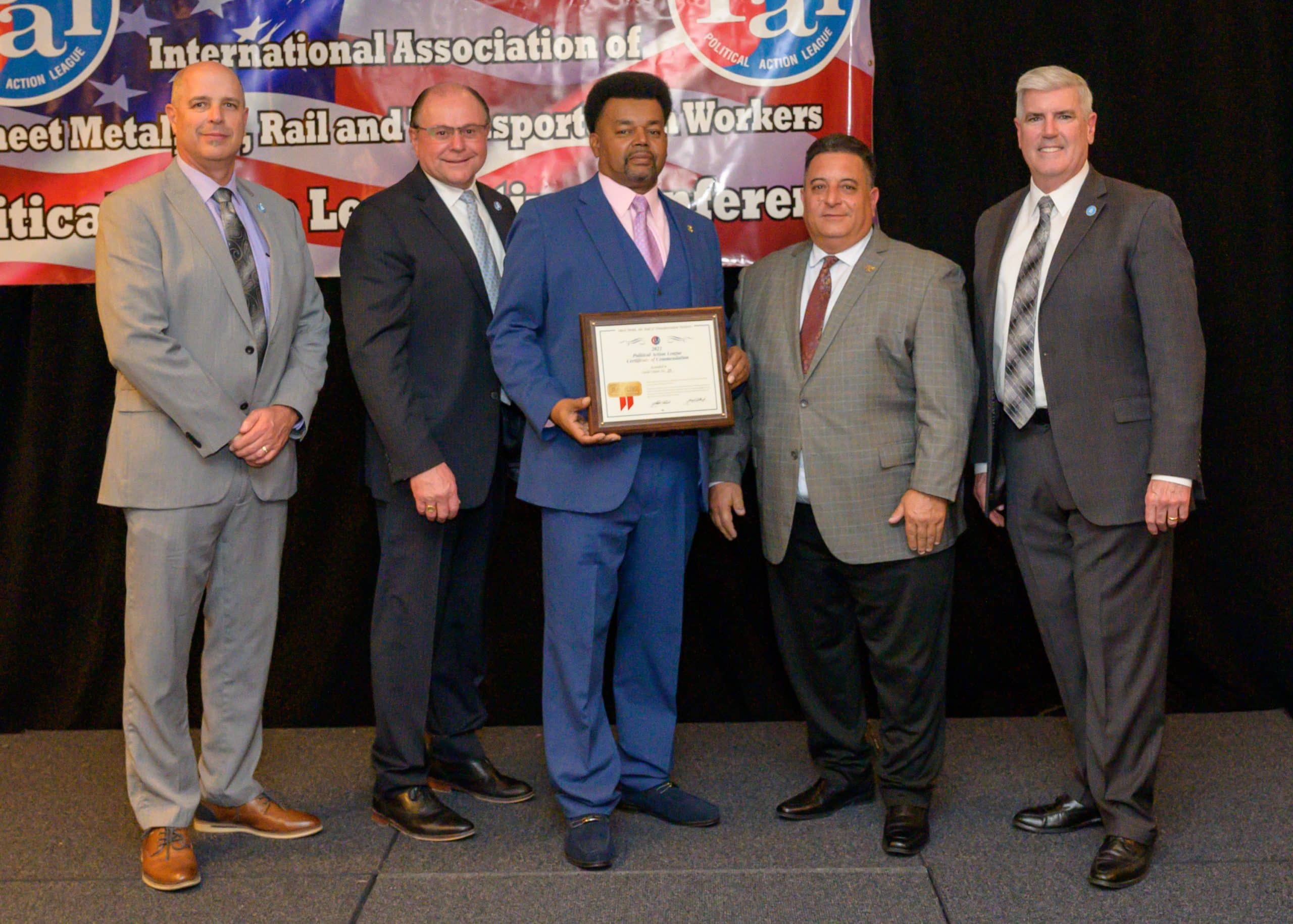 SMART recognizes top 31 Political Action League contributors - SMART Union