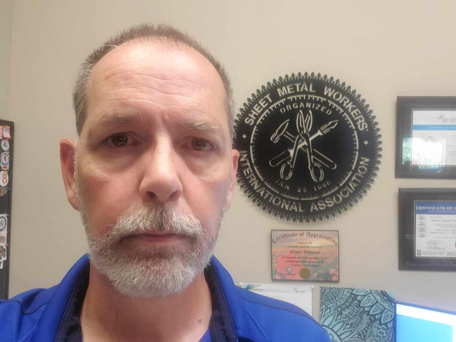 Ontarion peltityöläinen jakaa ammattiliittojen jäsenyyden vallan