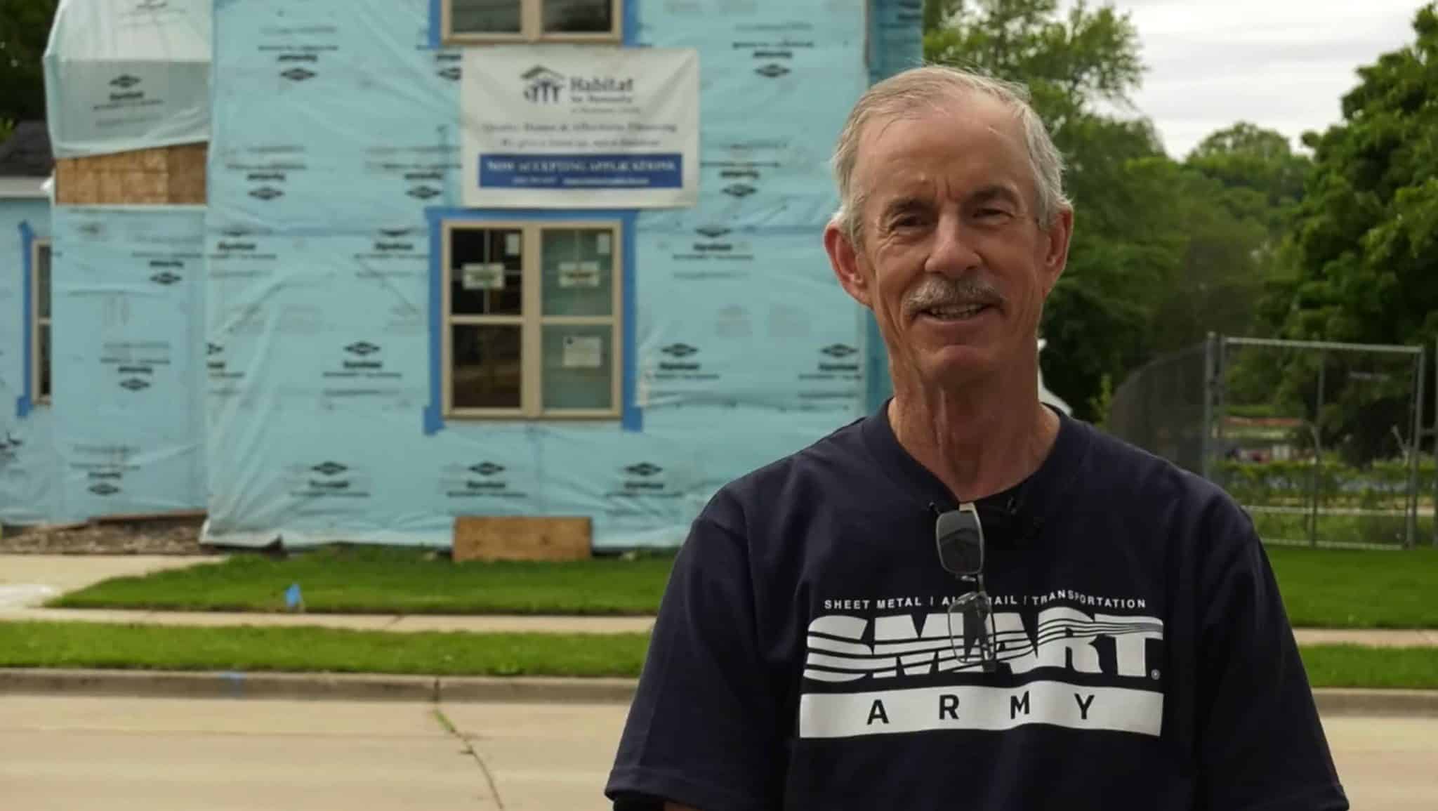 Local 18 retiree wins Union Plus award | SMART Union